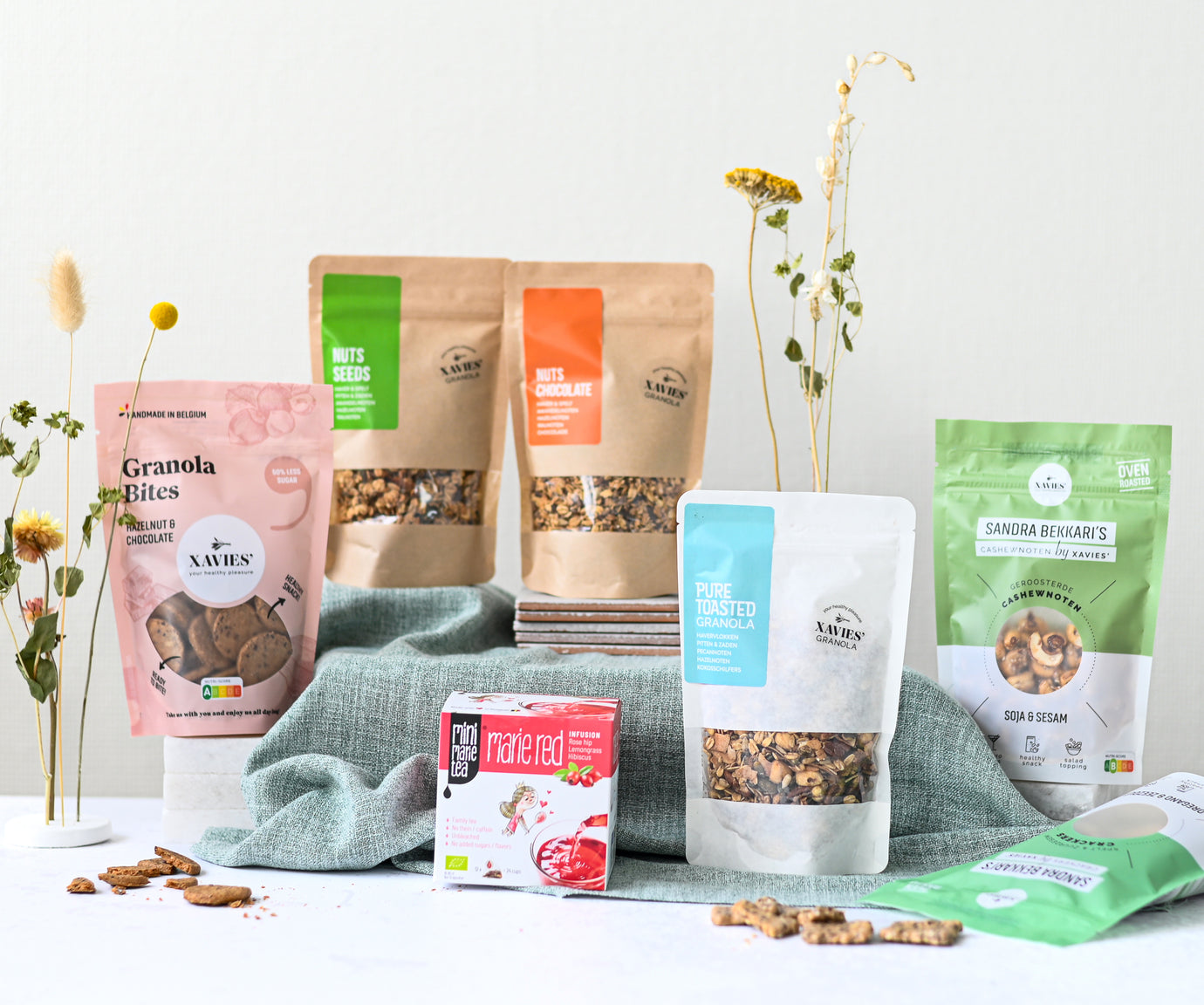 Small Giftbox Breakfast & Snacks – XAVIES' Granola